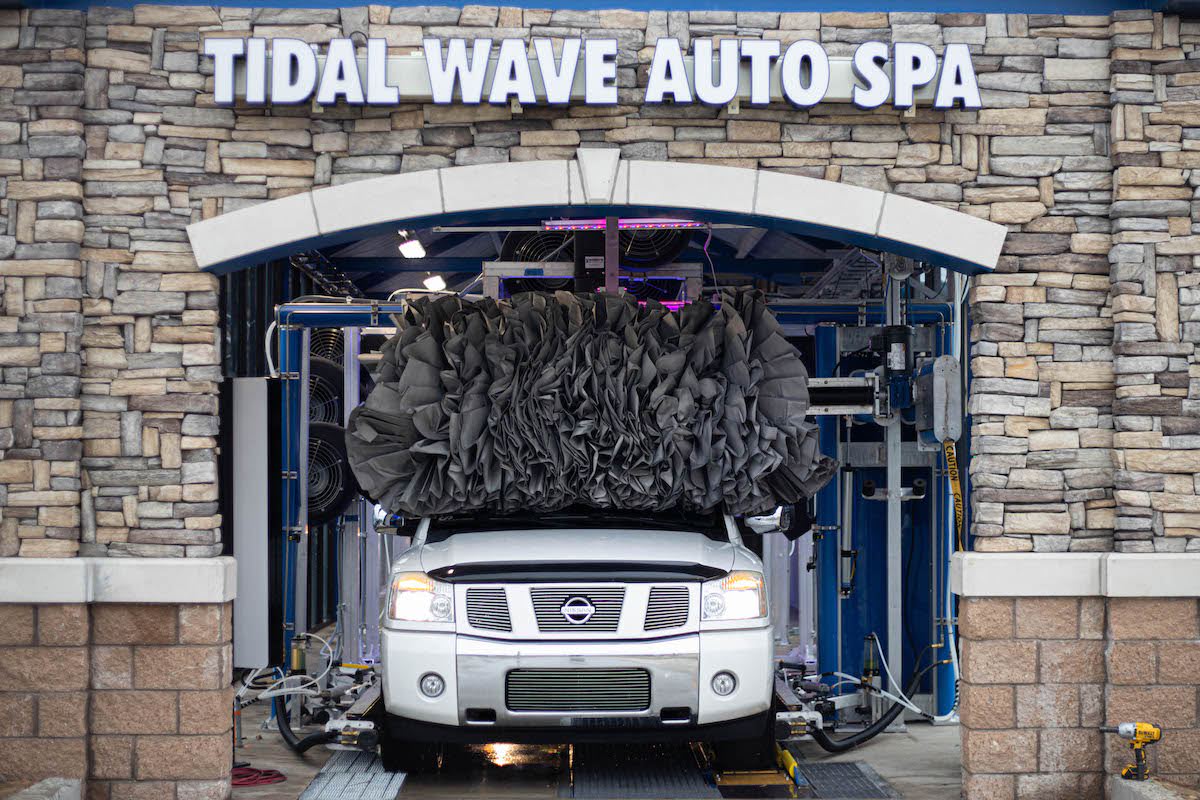 Tidal Wave Auto Spa Expands to Florida